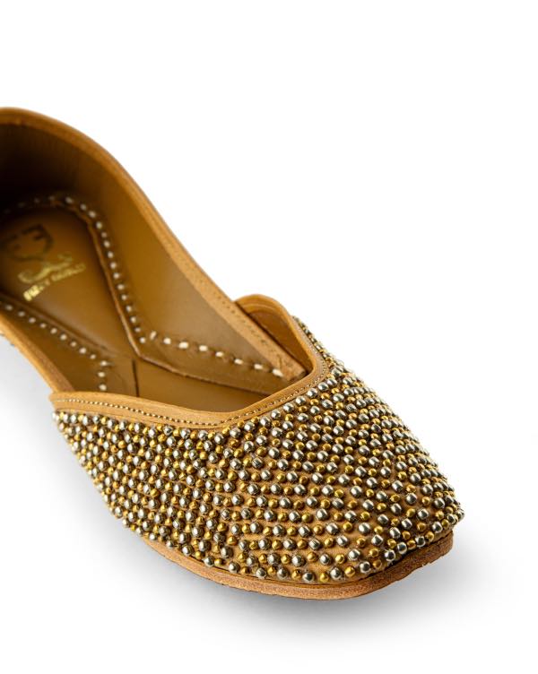 Buy Handcrafted Studded Spice : Juttis Online - Fizzy Goblet