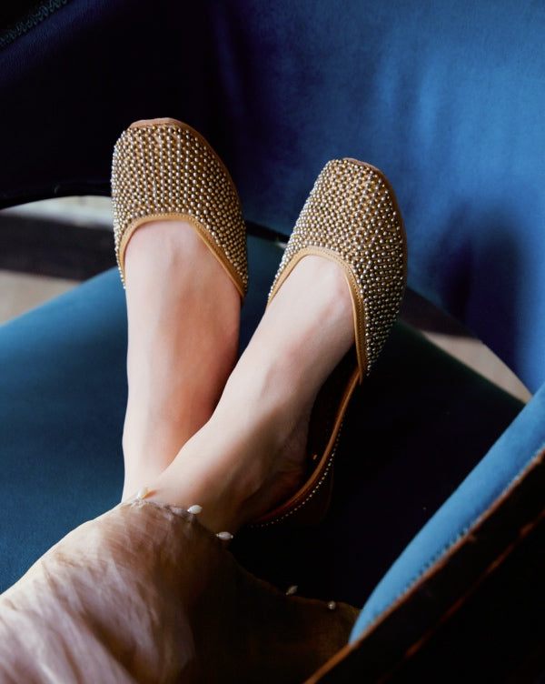 Buy Handcrafted Studded Spice : Juttis Online - Fizzy Goblet